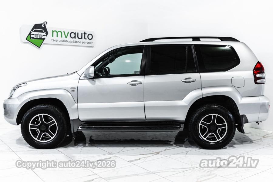 Grey Toyota Land Cruiser 2008 in Tallinn, with an engine capacity of 3.00 L and mileage of 276 thousand km for 12500 €, photo 10 on AUTOMOTO.COM.LV