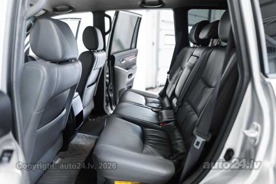 Grey Toyota Land Cruiser 2008 in Tallinn, with an engine capacity of 3.00 L and mileage of 276 thousand km for 12500 €, photo 20 on AUTOMOTO.COM.LV