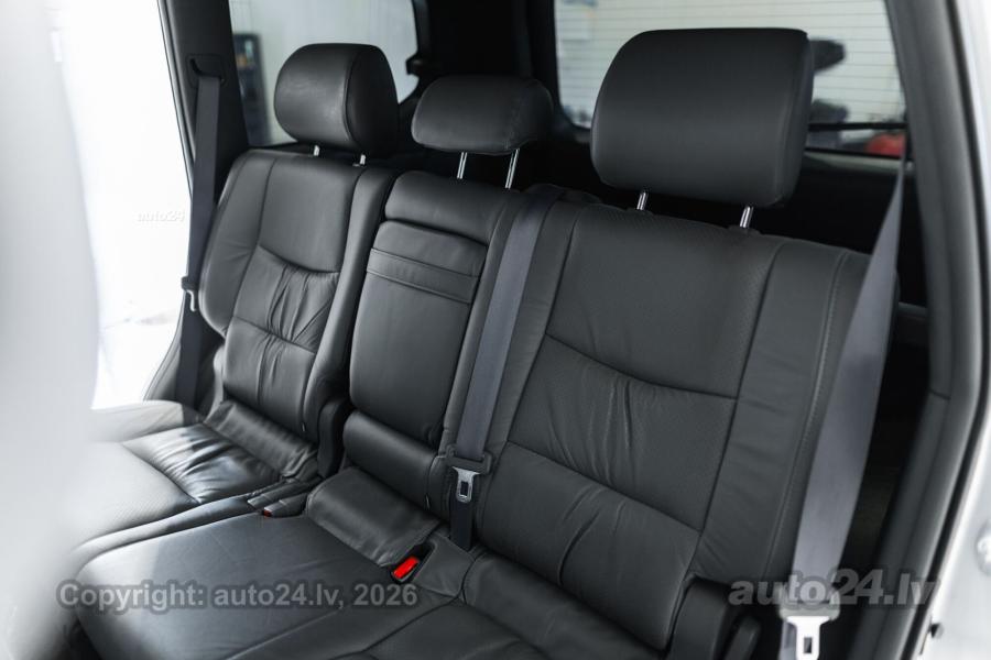 Grey Toyota Land Cruiser 2008 in Tallinn, with an engine capacity of 3.00 L and mileage of 276 thousand km for 12500 €, photo 21 on AUTOMOTO.COM.LV