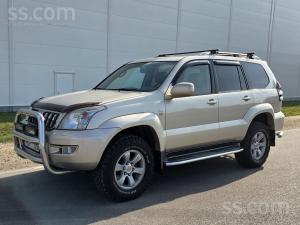 Pelēks Toyota Land Cruiser 2008 Rīga, ar dzinēja tilpumu 3.00 L un nobraukumu 211 tūkst. km par 11500 €, foto 3 vietnē AUTOMOTO.COM.LV