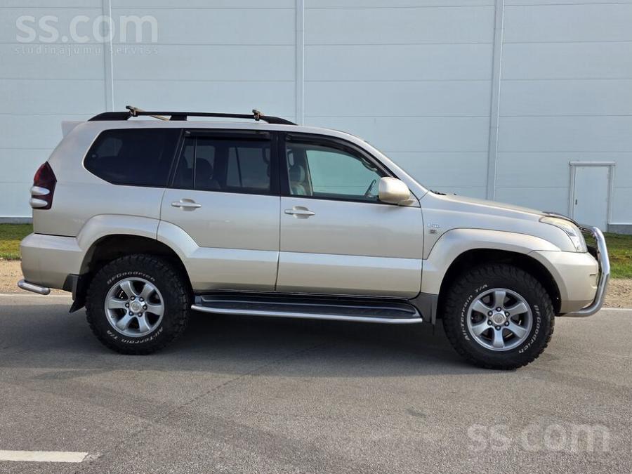 Pelēks Toyota Land Cruiser 2008 Rīga, ar dzinēja tilpumu 3.00 L un nobraukumu 211 tūkst. km par 11500 €, foto 4 vietnē AUTOMOTO.COM.LV