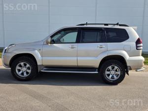 Pelēks Toyota Land Cruiser 2008 Rīga, ar dzinēja tilpumu 3.00 L un nobraukumu 211 tūkst. km par 11500 €, foto 5 vietnē AUTOMOTO.COM.LV