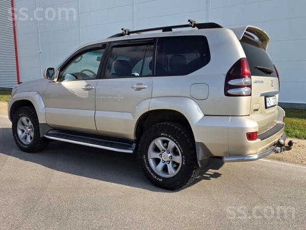 Grey Toyota Land Cruiser 2008 in Riga, with an engine capacity of 3.00 L and mileage of 211 thousand km for 11500 €, photo 6 on AUTOMOTO.COM.LV
