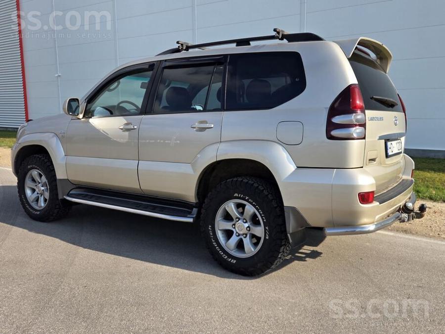 Pelēks Toyota Land Cruiser 2008 Rīga, ar dzinēja tilpumu 3.00 L un nobraukumu 211 tūkst. km par 11500 €, foto 6 vietnē AUTOMOTO.COM.LV