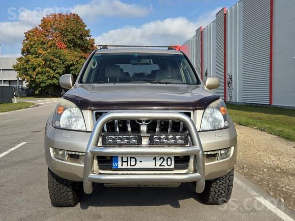 Grey Toyota Land Cruiser 2008 in Riga, with an engine capacity of 3.00 L and mileage of 211 thousand km for 11500 €, photo 7 on AUTOMOTO.COM.LV