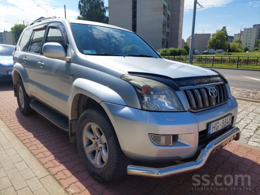 Pelēks Toyota Land Cruiser 2009 Daugavpils, ar dzinēja tilpumu 3.00 L un nobraukumu 294 tūkst. km par 12500 €, foto 4 vietnē AUTOMOTO.COM.LV