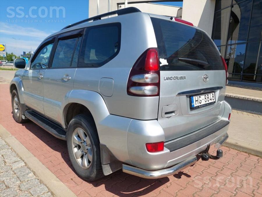Pelēks Toyota Land Cruiser 2009 Daugavpils, ar dzinēja tilpumu 3.00 L un nobraukumu 294 tūkst. km par 12500 €, foto 7 vietnē AUTOMOTO.COM.LV