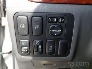 Pelēks Toyota Land Cruiser 2009 Daugavpils, ar dzinēja tilpumu 3.00 L un nobraukumu 294 tūkst. km par 12500 €, foto 11 vietnē AUTOMOTO.COM.LV
