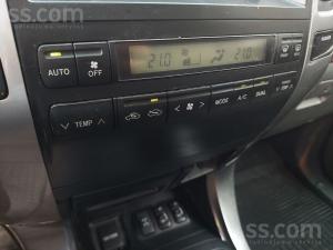 Pelēks Toyota Land Cruiser 2009 Daugavpils, ar dzinēja tilpumu 3.00 L un nobraukumu 294 tūkst. km par 12500 €, foto 15 vietnē AUTOMOTO.COM.LV