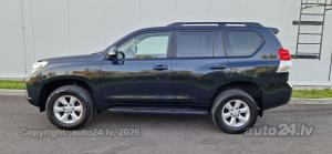 Pelēks Toyota Land Cruiser 2010 Tallina, ar dzinēja tilpumu 3.00 L un nobraukumu 338 tūkst. km par 17900 €, foto 3 vietnē AUTOMOTO.COM.LV