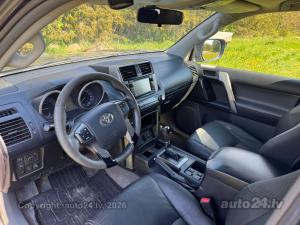Grey Toyota Land Cruiser 2011 in Kuressaare, with an engine capacity of 3.00 L and mileage of 613 thousand km for 21500 €, photo 12 on AUTOMOTO.COM.LV