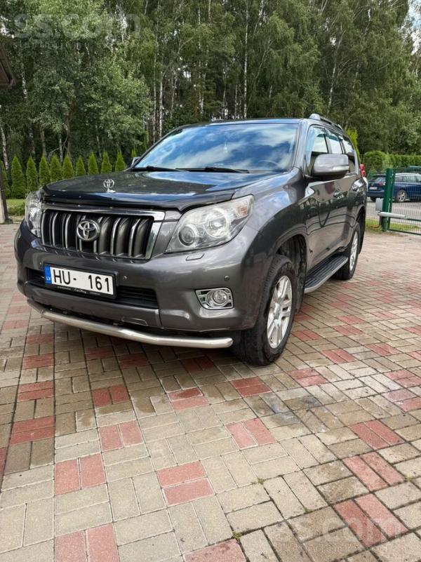 Grey Toyota Land Cruiser 2011 in Riga, with an engine capacity of 3.00 L and mileage of 207 thousand km for 20500 €, photo 2 on AUTOMOTO.COM.LV