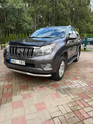 Grey Toyota Land Cruiser 2011 in Riga, with an engine capacity of 3.00 L and mileage of 207 thousand km for 20500 €, photo 3 on AUTOMOTO.COM.LV