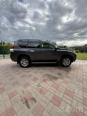 Grey Toyota Land Cruiser 2011 in Riga, with an engine capacity of 3.00 L and mileage of 207 thousand km for 20500 €, photo 11 on AUTOMOTO.COM.LV