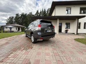 Grey Toyota Land Cruiser 2011 in Riga, with an engine capacity of 3.00 L and mileage of 207 thousand km for 20500 €, photo 12 on AUTOMOTO.COM.LV
