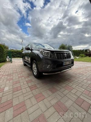 Grey Toyota Land Cruiser 2011 in Riga, with an engine capacity of 3.00 L and mileage of 207 thousand km for 20500 €, photo 14 on AUTOMOTO.COM.LV