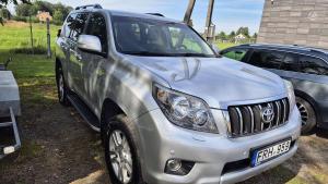 Grey Toyota Land Cruiser 2011 in Raseiniai, with an engine capacity of 2.98 L and mileage of 282 thousand km for 19700 €, photo 11 on AUTOMOTO.COM.LV