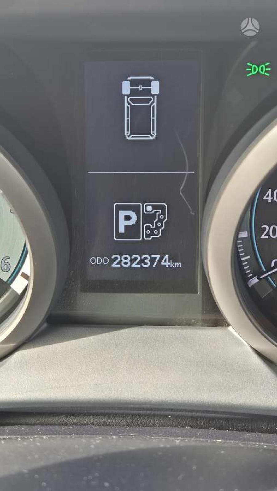 Grey Toyota Land Cruiser 2011 in Raseiniai, with an engine capacity of 2.98 L and mileage of 282 thousand km for 19700 €, photo 17 on AUTOMOTO.COM.LV