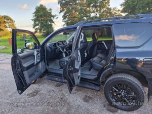 Pelēks Toyota Land Cruiser 2011 Tallina, ar dzinēja tilpumu 3.00 L un nobraukumu 373 tūkst. km par 21000 €, foto 10 vietnē AUTOMOTO.COM.LV