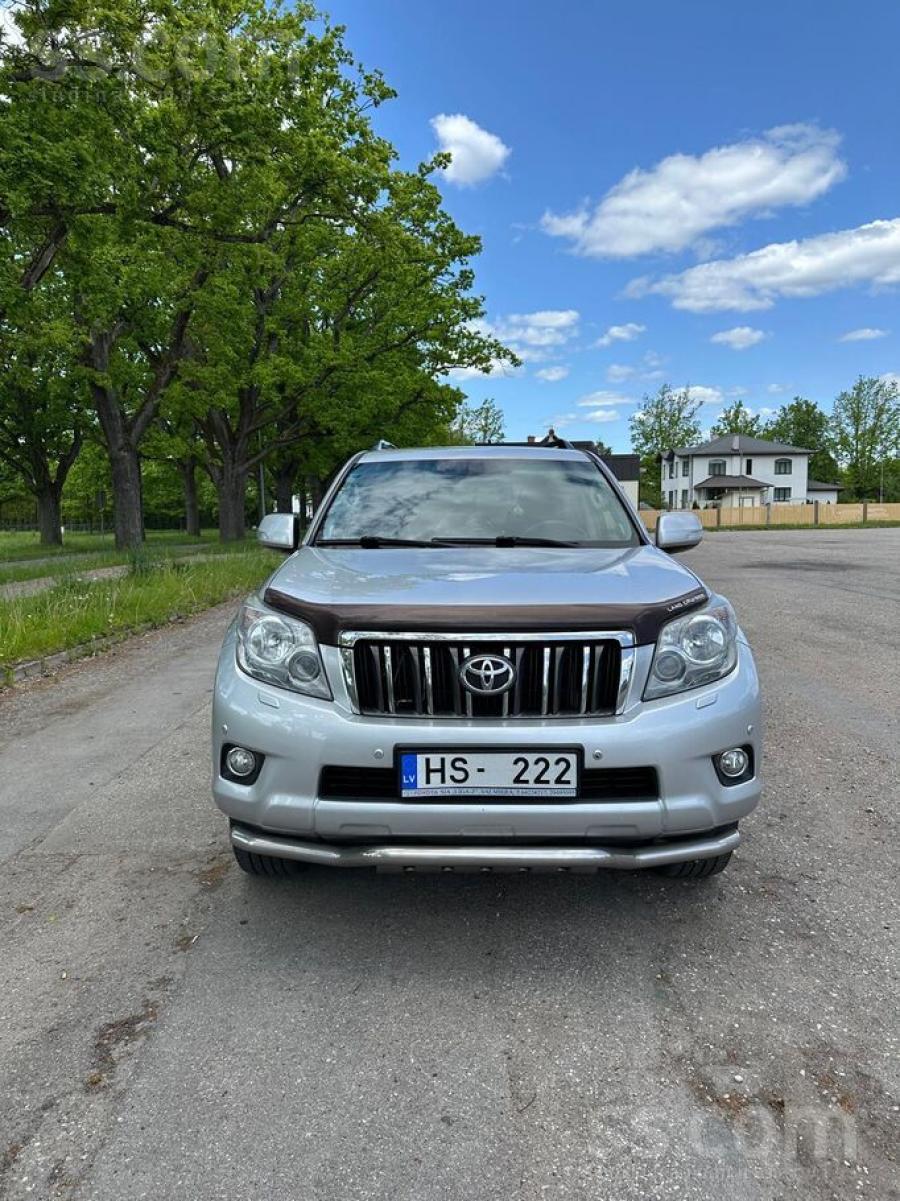 Pelēks Toyota Land Cruiser 2012 Valmiera, ar dzinēja tilpumu 3.00 L un nobraukumu 246 tūkst. km par 21000 €, foto 6 vietnē AUTOMOTO.COM.LV