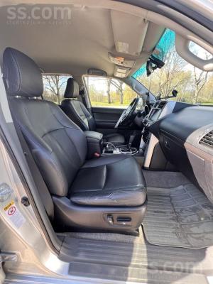 Pelēks Toyota Land Cruiser 2012 Valmiera, ar dzinēja tilpumu 3.00 L un nobraukumu 246 tūkst. km par 21000 €, foto 8 vietnē AUTOMOTO.COM.LV