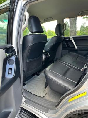 Pelēks Toyota Land Cruiser 2012 Valmiera, ar dzinēja tilpumu 3.00 L un nobraukumu 246 tūkst. km par 21000 €, foto 11 vietnē AUTOMOTO.COM.LV