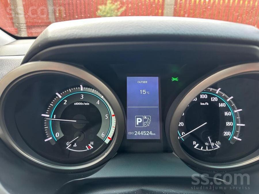 Pelēks Toyota Land Cruiser 2012 Valmiera, ar dzinēja tilpumu 3.00 L un nobraukumu 246 tūkst. km par 21000 €, foto 13 vietnē AUTOMOTO.COM.LV