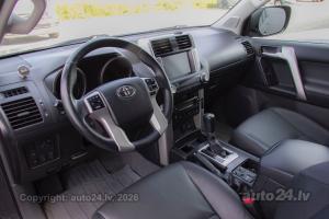 Grey Toyota Land Cruiser 2012 in Tallinn, with an engine capacity of 3.00 L and mileage of 124 thousand km for 29500 €, photo 4 on AUTOMOTO.COM.LV