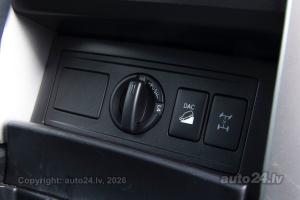 Grey Toyota Land Cruiser 2012 in Tallinn, with an engine capacity of 3.00 L and mileage of 124 thousand km for 29500 €, photo 19 on AUTOMOTO.COM.LV