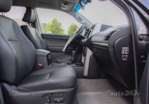 Grey Toyota Land Cruiser 2012 in Tallinn, with an engine capacity of 3.00 L and mileage of 124 thousand km for 29500 €, photo 28 on AUTOMOTO.COM.LV