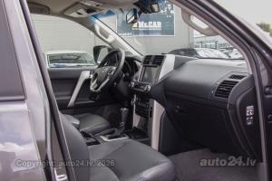 Grey Toyota Land Cruiser 2012 in Tallinn, with an engine capacity of 3.00 L and mileage of 124 thousand km for 29500 €, photo 30 on AUTOMOTO.COM.LV