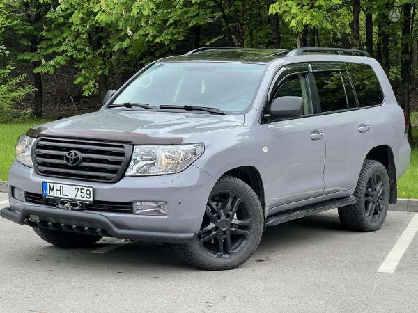 Pelēks Toyota Land Cruiser 2012 Kauņa, ar dzinēja tilpumu 4.46 L un nobraukumu 326 tūkst. km par 23300 €, foto 3 vietnē AUTOMOTO.COM.LV