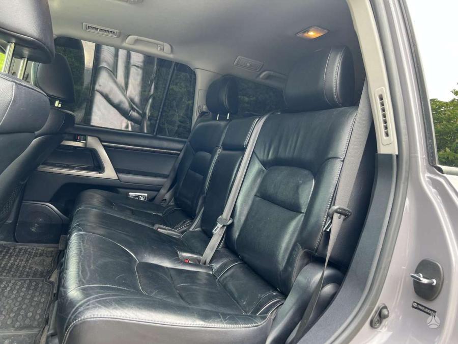 Pelēks Toyota Land Cruiser 2012 Kauņa, ar dzinēja tilpumu 4.46 L un nobraukumu 326 tūkst. km par 23300 €, foto 15 vietnē AUTOMOTO.COM.LV