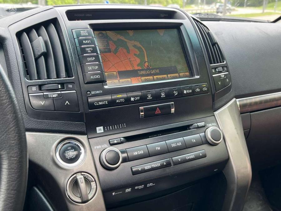 Pelēks Toyota Land Cruiser 2012 Kauņa, ar dzinēja tilpumu 4.46 L un nobraukumu 326 tūkst. km par 23300 €, foto 23 vietnē AUTOMOTO.COM.LV