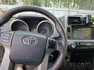 Grey Toyota Land Cruiser 2013 in Daugavpils, with an engine capacity of 3.00 L and mileage of 181 thousand km for 22600 €, photo 8 on AUTOMOTO.COM.LV