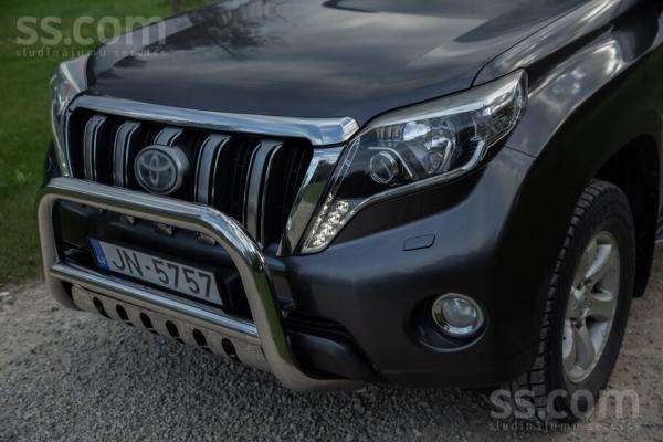 Pelēks Toyota Land Cruiser 2014 Dobele, ar dzinēja tilpumu 3.00 L un nobraukumu 132 tūkst. km par 28900 €, foto 3 vietnē AUTOMOTO.COM.LV
