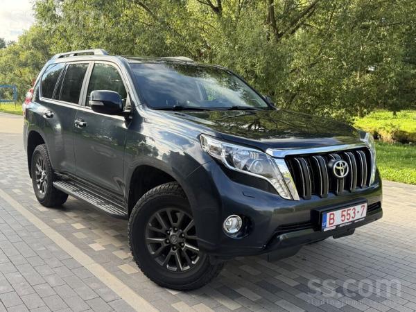 Grey Toyota Land Cruiser 2014 in Rezekne, with an engine capacity of 3.00 L and mileage of 132 thousand km for 29990 €, photo 3 on AUTOMOTO.COM.LV