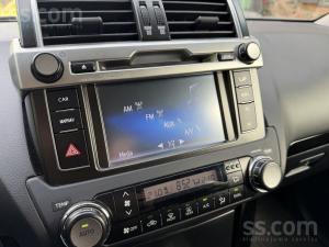 Pelēks Toyota Land Cruiser 2014 Rēzekne, ar dzinēja tilpumu 3.00 L un nobraukumu 132 tūkst. km par 29990 €, foto 15 vietnē AUTOMOTO.COM.LV