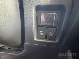 Pelēks Toyota Land Cruiser 2014 Rēzekne, ar dzinēja tilpumu 3.00 L un nobraukumu 132 tūkst. km par 29990 €, foto 16 vietnē AUTOMOTO.COM.LV