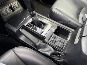 Grey Toyota Land Cruiser 2014 in Rezekne, with an engine capacity of 3.00 L and mileage of 132 thousand km for 29990 €, photo 11 on AUTOMOTO.COM.LV