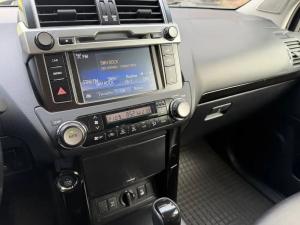 Grey Toyota Land Cruiser 2014 in Rezekne, with an engine capacity of 3.00 L and mileage of 132 thousand km for 29990 €, photo 14 on AUTOMOTO.COM.LV