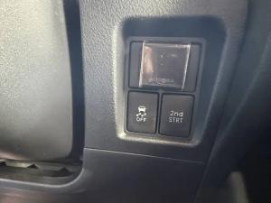 Grey Toyota Land Cruiser 2014 in Rezekne, with an engine capacity of 3.00 L and mileage of 132 thousand km for 29990 €, photo 16 on AUTOMOTO.COM.LV