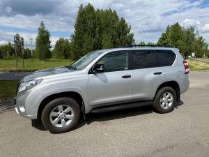 Pelēks Toyota Land Cruiser 2014 Tauragė, ar dzinēja tilpumu 2.98 L un nobraukumu 270 tūkst. km par 22500 €, foto 4 vietnē AUTOMOTO.COM.LV