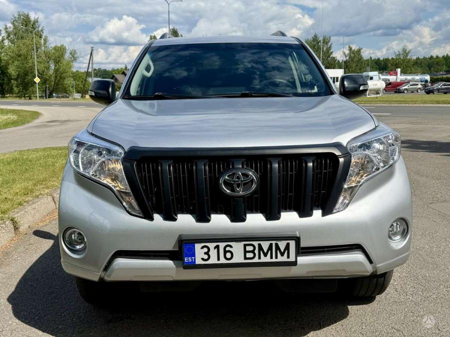 Pelēks Toyota Land Cruiser 2014 Tauragė, ar dzinēja tilpumu 2.98 L un nobraukumu 270 tūkst. km par 22500 €, foto 7 vietnē AUTOMOTO.COM.LV
