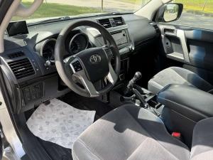 Pelēks Toyota Land Cruiser 2014 Tauragė, ar dzinēja tilpumu 2.98 L un nobraukumu 270 tūkst. km par 22500 €, foto 11 vietnē AUTOMOTO.COM.LV