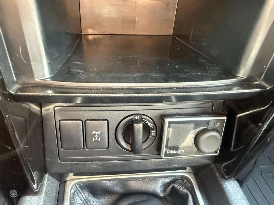 Pelēks Toyota Land Cruiser 2014 Tauragė, ar dzinēja tilpumu 2.98 L un nobraukumu 270 tūkst. km par 22500 €, foto 20 vietnē AUTOMOTO.COM.LV