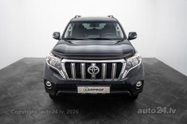 Grey Toyota Land Cruiser 2016 in Tallinn, with an engine capacity of 2.80 L and mileage of 118 thousand km for 35399 €, photo 2 on AUTOMOTO.COM.LV