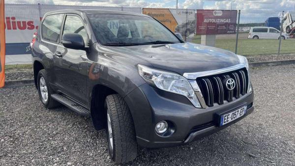 Grey Toyota Land Cruiser 2016 in Marijampole, with an engine capacity of 2.76 L and mileage of 341 thousand km for 17500 €, photo 6 on AUTOMOTO.COM.LV
