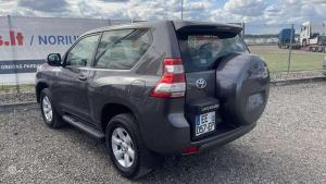 Grey Toyota Land Cruiser 2016 in Marijampole, with an engine capacity of 2.76 L and mileage of 341 thousand km for 17500 €, photo 12 on AUTOMOTO.COM.LV