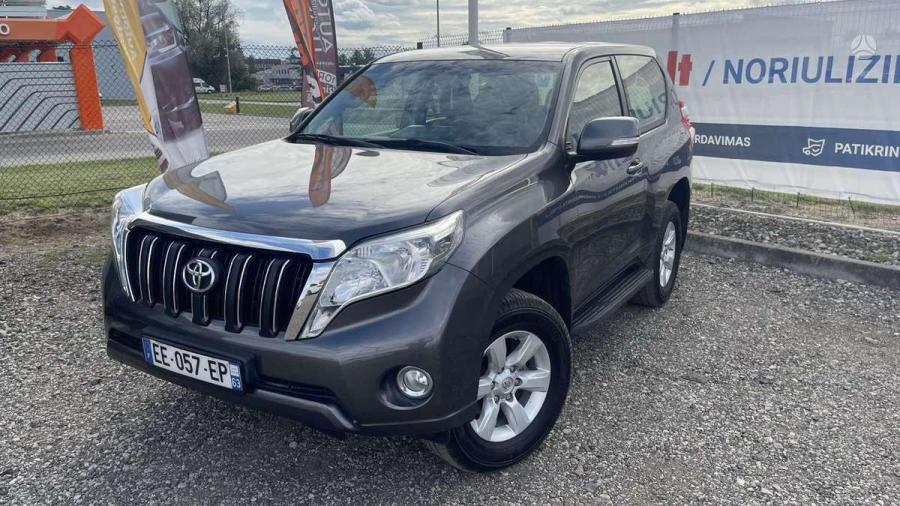 Grey Toyota Land Cruiser 2016 in Marijampole, with an engine capacity of 2.76 L and mileage of 341 thousand km for 17500 €, photo 14 on AUTOMOTO.COM.LV